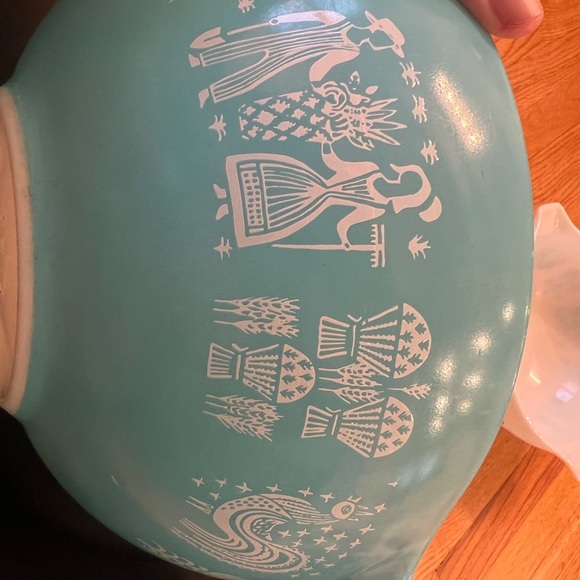 Pyrex | Kitchen | Copy 2 Vintage Pyrex Bowls Amish Butterprint | Poshmark